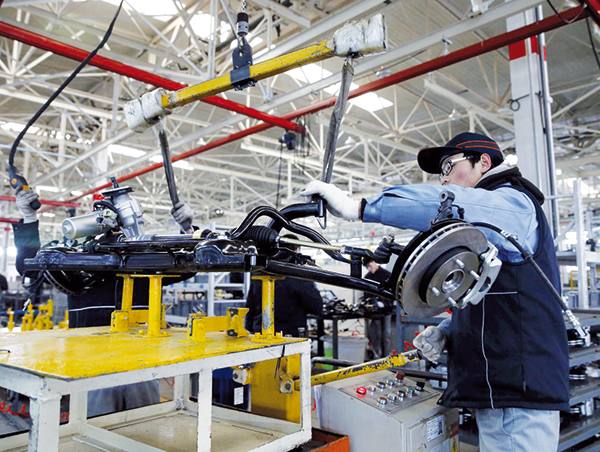Japan factory output ticks up in October - The Gulf Time Newspaper