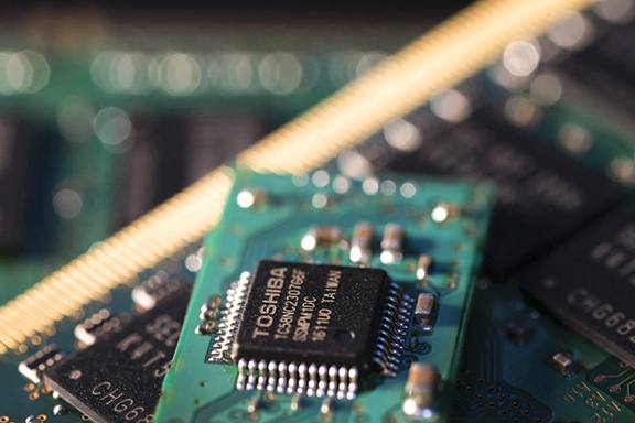 Toshiba to hold chip unit deal until court hearing – The Gulf Time ...