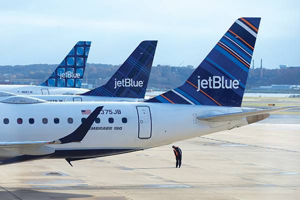 JetBlue founder raising funds for new low-cost airline in US – The Gulf ...